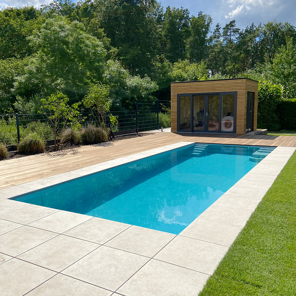 Großer Pool mit angeschlossenem Poolhaus « Frings Garten GmbH - Poolbau | Pool, Poolplanung ...